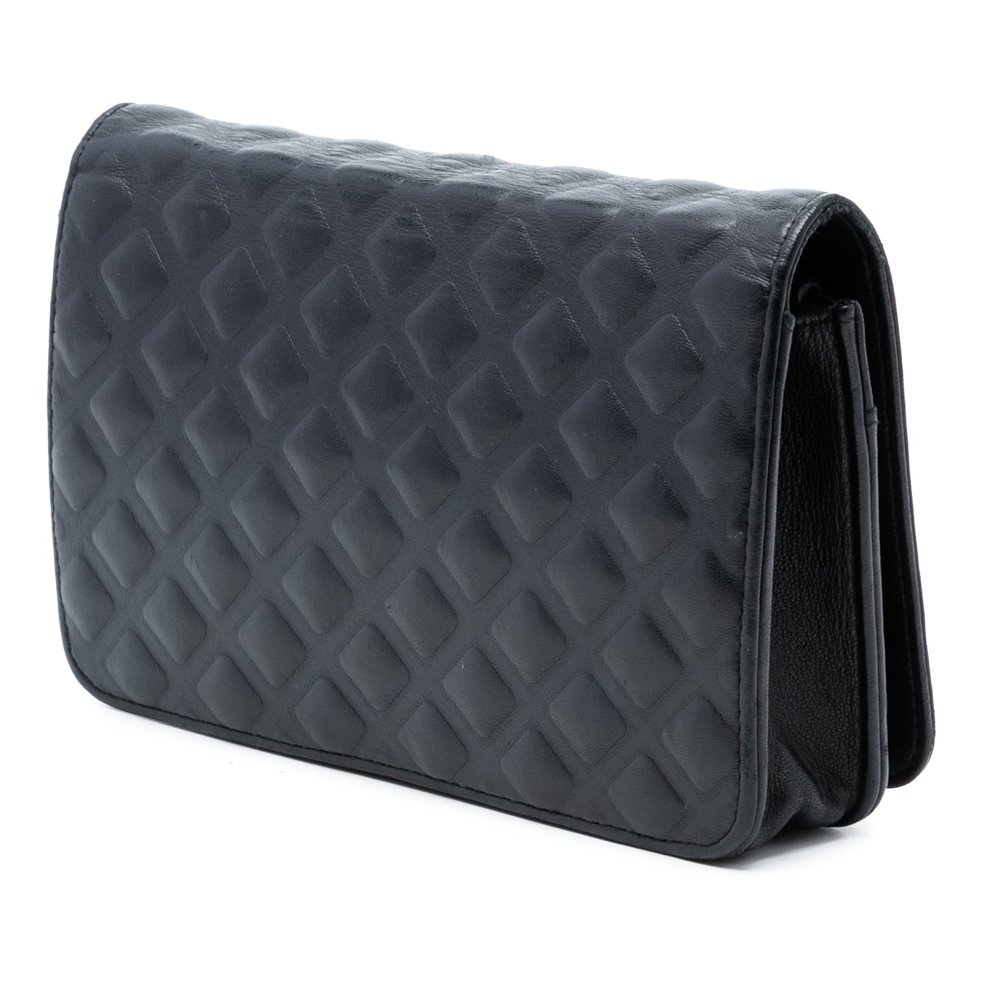 CC Embossed Lambskin Diamond Wallet On Chain · HEWI
